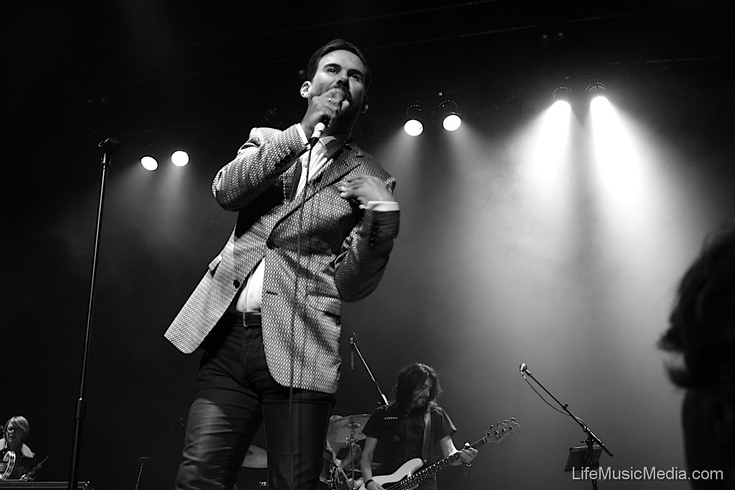 Live Review + Photo Gallery : Easy Fever – Enmore Theatre, Sydney – 15 ...