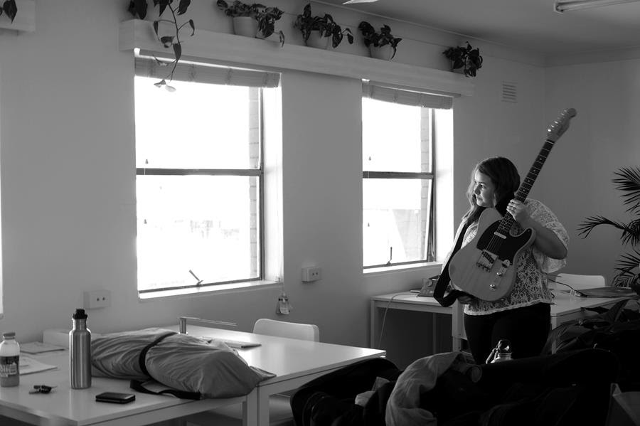 Dear Willow shares soulful new single and video for ‘HOLD’ | Life Music ...